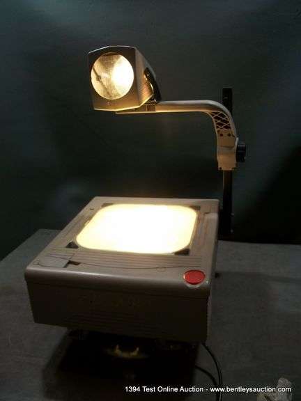 3M 1700 OVERHEAD PROJECTOR - Bentley & Associates, LLC