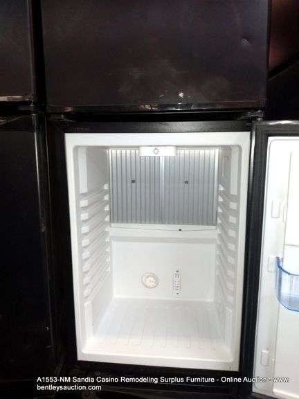 ROYAL MINIBAR REFRIGERATOR MODEL: 4000 MC-RH - Bentley & Associates, LLC