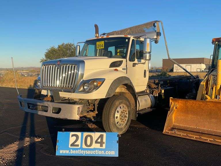 2012 INTERNATIONAL SF667 WORKSTAR 7600 TRUCK 196,959 MILES - Bentley ...