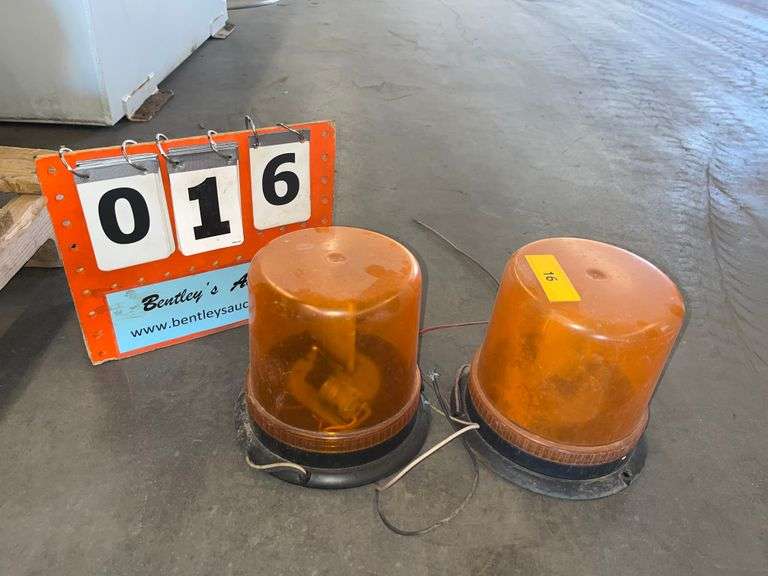 LOT: 2 ORANGE WARNING LIGHTS - Bentley & Associates, LLC