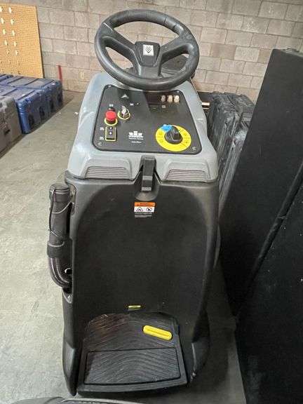 WINDSOR CHARIOT-2 ISCRUB 20X FLOOR SCRUBBER - Bentley & Associates, LLC