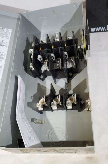 SERIES B GENERAL DUTY SAFETY SWITCH TYPE 1 ENCLOSED DOOR - Bentley ...