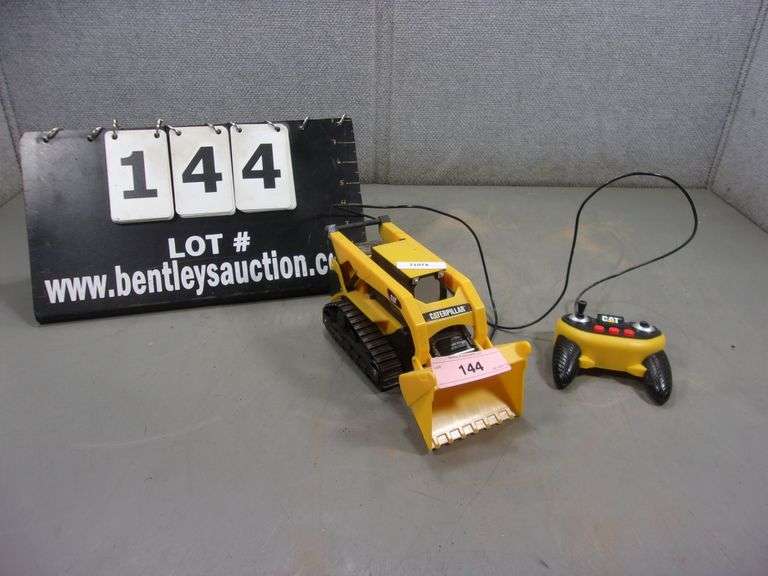 TOY CATERPILLAR REMOTE CONTROL BULLDOZER W/ CORD - Bentley & Associates ...