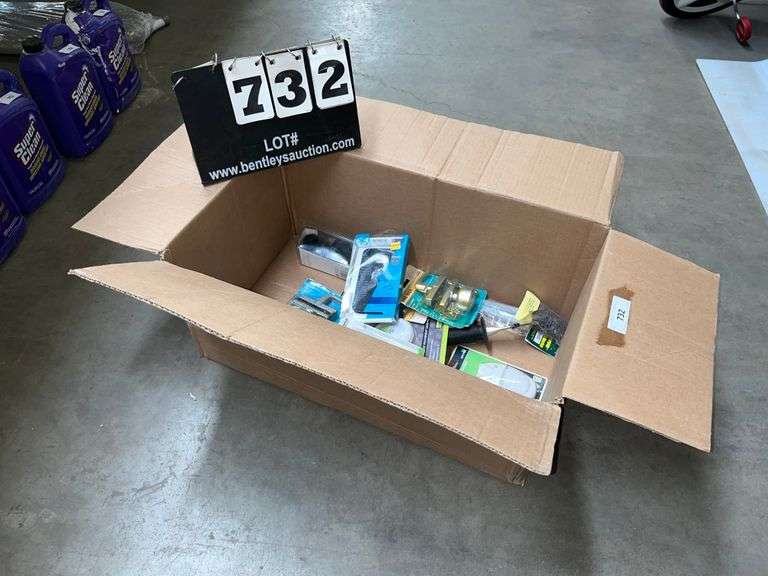 BOX: ASSORTED HARDWARE - Bentley & Associates, LLC