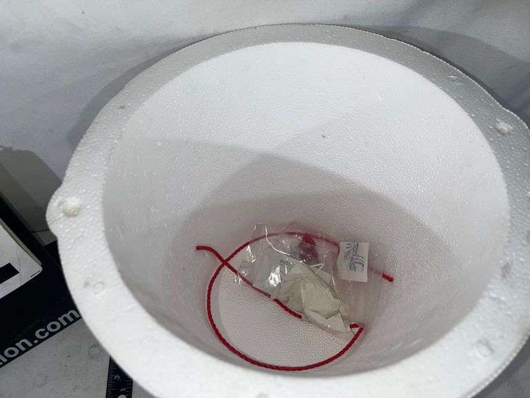 LIFOAM ICE & BAIT BUCKET - Bentley & Associates, LLC