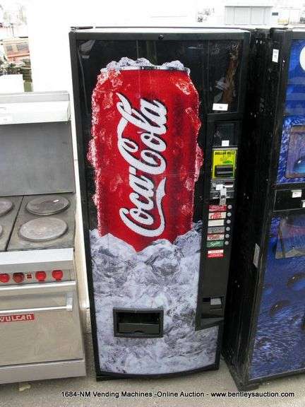 COKE MACHINE - DIXIE NARCO - MODEL: DNCB-276CC7162-6 (MISSING PARTS ...