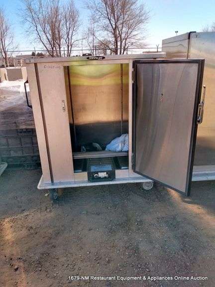 SERV-O-LIFT HEATED BANQUET CART 1-DOOR CABINET MODEL: 1500 HBSC-1 ...