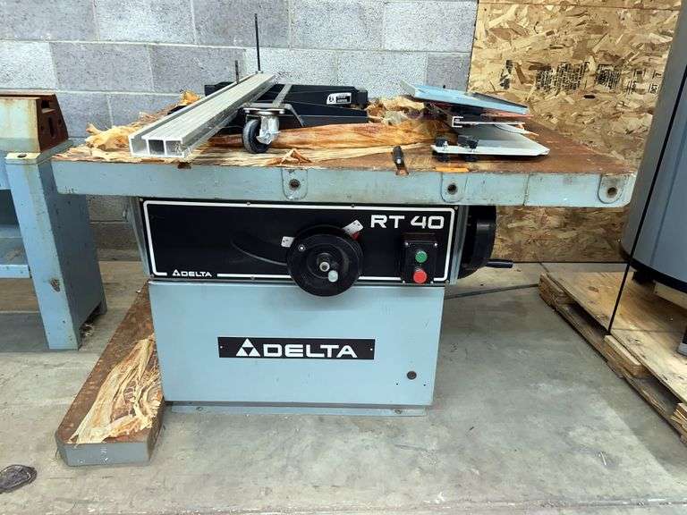 DELTA RT-40 TABLE SAW W/ EXTENSION - Bentley & Associates, LLC