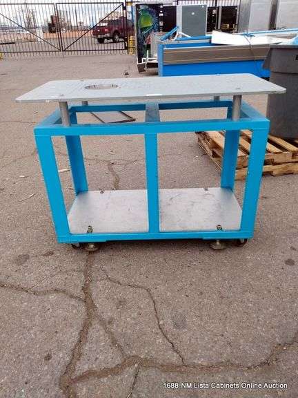 METAL WORK STATION ON CASTERES - Bentley & Associates, LLC