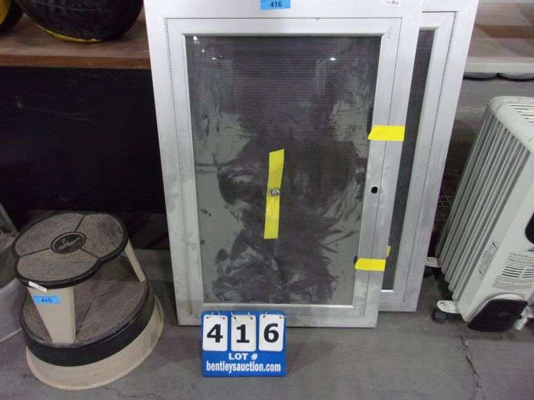 ALUMINUM FRAMED LOCKABLE PUSH-IN LETTER MESSAGE BOARD - Bentley ...