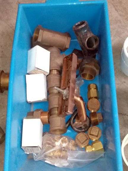 BOX: ASSORTED FITTINGS - Bentley & Associates, LLC