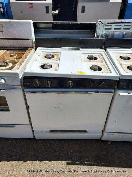 HOT POINT STOVE - AS IS - Bentley & Associates, LLC