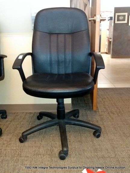 CASTERED OFFICE CHAIR W/ ARMS - BLACK - Bentley & Associates, LLC