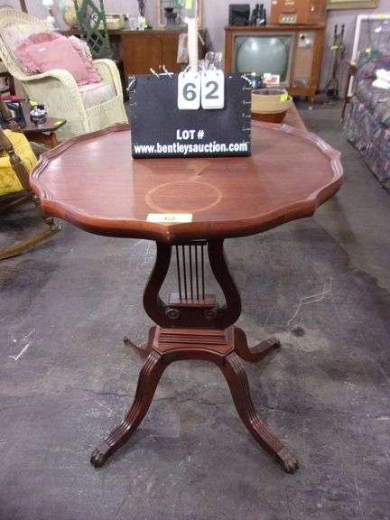 DUNCAN PHYFE MAHOGANY CLAW FOOT ROUND END TABLE - Bentley & Associates, LLC