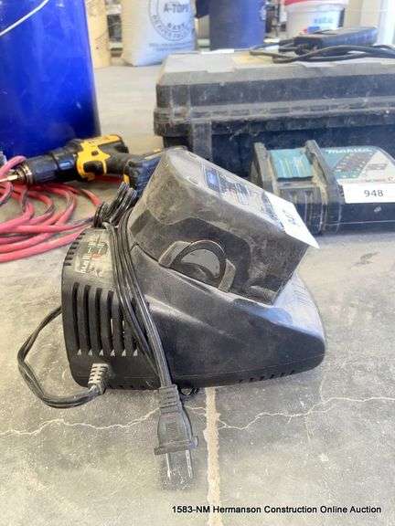 BLUE POINT CHARGER W/ BATTERY - Bentley & Associates, LLC