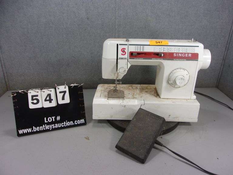 VINTAGE SINGER SEWING MACHINE - WHITE /RED ELECTRIC - Bentley ...