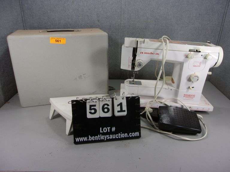 VINTAGE NELCO SEWING MACHINE - WHITE ELECTRIC IN CASE - Bentley ...