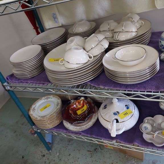 GLADDING MCBEAN FRANCISCAN CHINA SET - Bentley & Associates, LLC