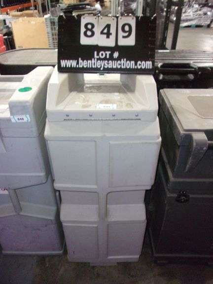 PROFESSIONAL DISPLAYS TRADESHOW DISPLAY CASE - FELT COVERS - Bentley ...