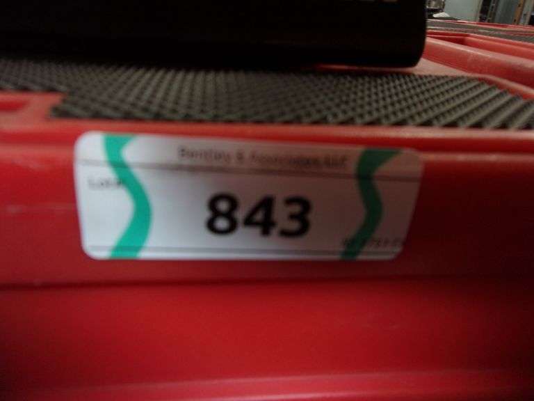 NOMADIC DISPLAYS TRADESHOW DISPLAY CASE - FELT, DISPLAY SHELVES ...