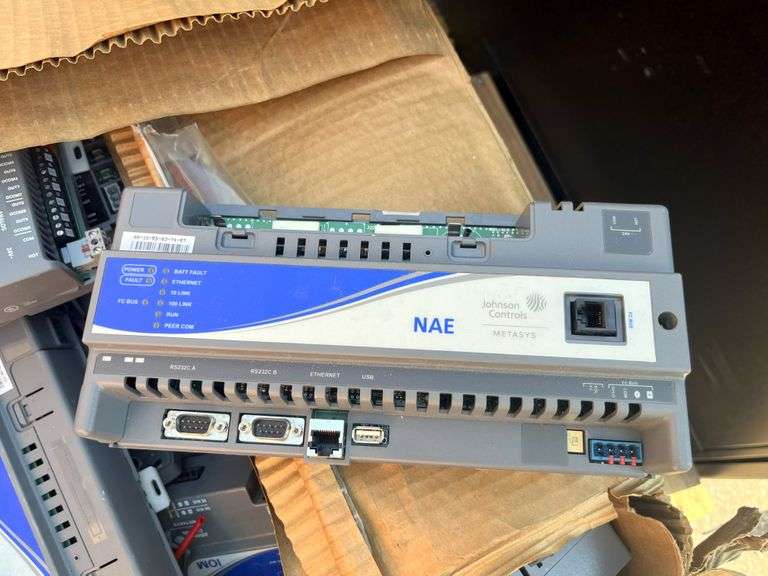 BOX: JOHNSON CONTROLS NAE SWITCHES - DINGS, DENTS, WEATHER DAMAGE ...