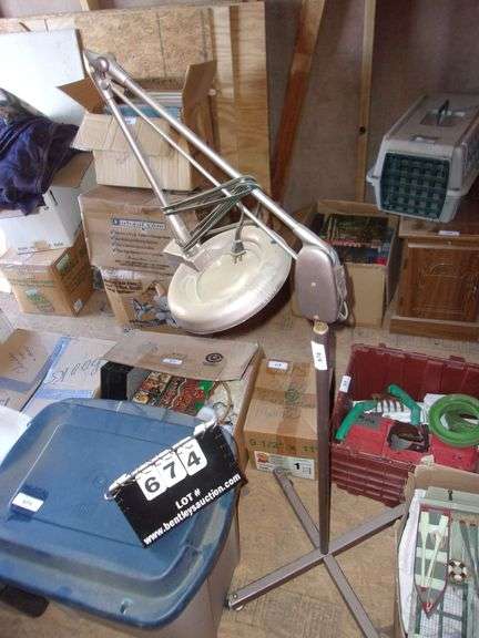 CASTERED METAL POLE DAZER FIXTURE MAGNIFYING LAMP M-1410-H - Bentley ...