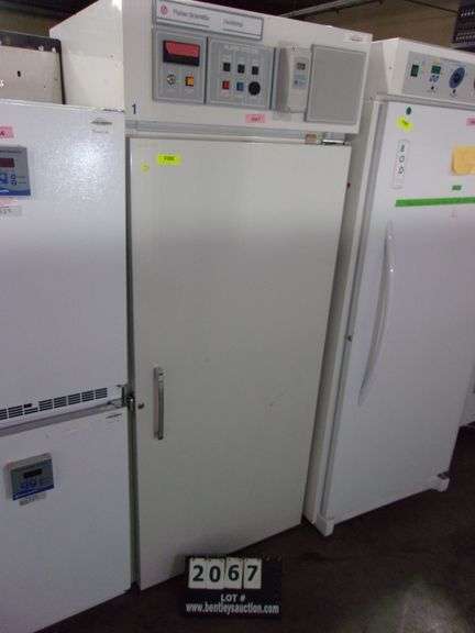 FISHER SCIENTIFIC ISOTEMP 11-680-626-4 LABORATORY INCUBATOR ...