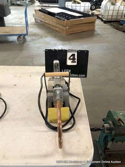 CHICAGO ELECTRIC 61206 WELDING SPOT WELDER, 240 VOLT - Bentley ...
