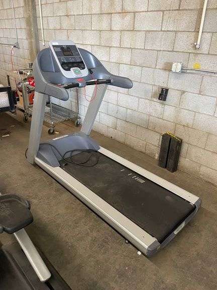 PRECOR USA #932I TREAD MILL - USED, AS IS, SCRATCHES, DINGS, DENTS ...