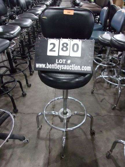 AJUSTO EQUIPMENT CO CHROME 5-LEG BASE VINYL CUSHIONED CASTERED CHAIR ...