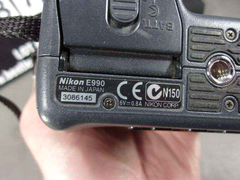 NIKON COOLPIX 990 DIGITAL CAMERA - Bentley & Associates, LLC