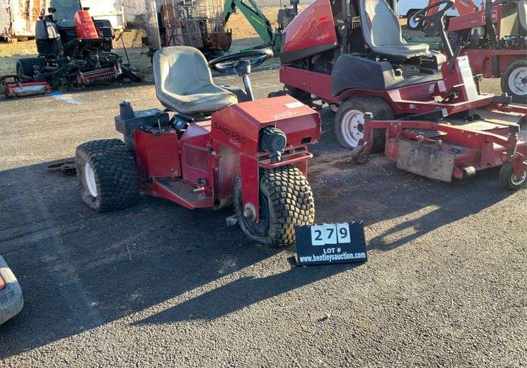 TORO SAND PRO 2020 GROUND LEVELER / FINISHER, 1556 HOURS SHOWING, NO ...