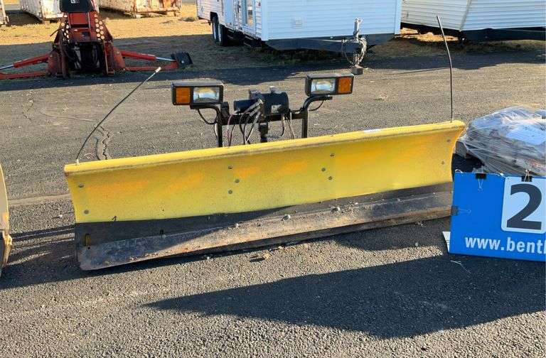 FISHER ENGINEERING LIGHT DUTY POLY BLADE 7' SNOW PLOW ATTACHMENT ...