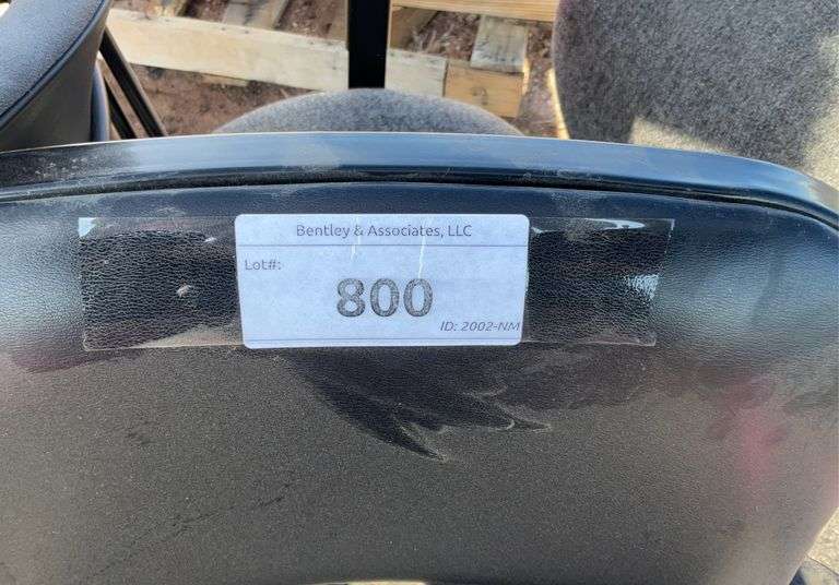 LOT: 5 CASTERED & NON-CASTERED CHAIRS - Bentley & Associates, LLC