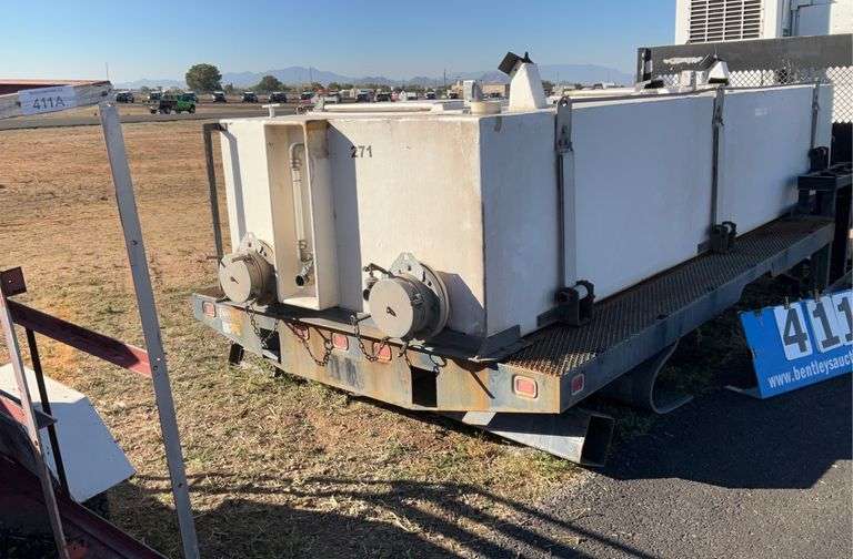 KNAPHEIDE FLATBED TRUCK BED W/ TWIN 1000 LB CAPACITY FISH TRANSFER ...