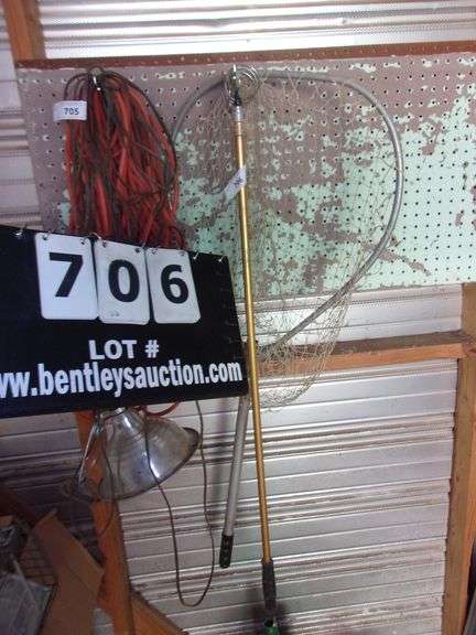 LOT: ANIMAL CATCHER NETS - Bentley & Associates, LLC