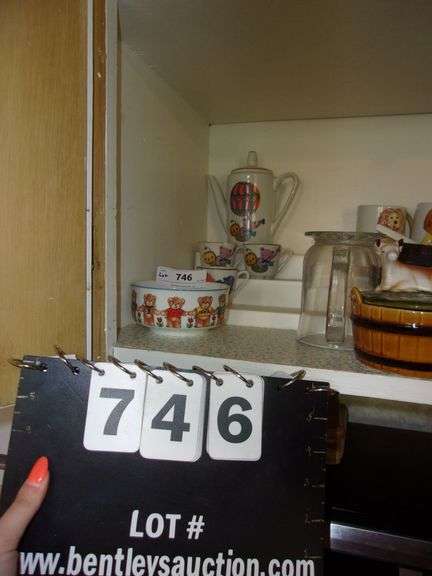 LOT (5): (3) VINTAGE GERMAN KAHLA PORCELAIN PITCHER & TEA CUPS & ENESCO ...