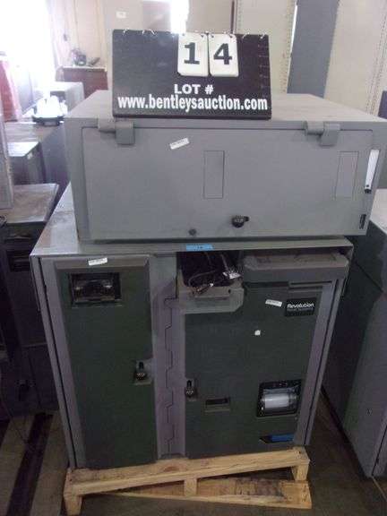 REVOLUTION RETAIL SYSTEMS QUANTUM CASH STORAGE VAULT SAFE/MONEY SAFE ...