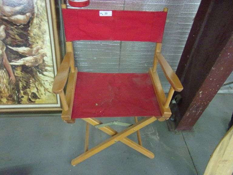 LOT: RED DIRECTOR'S CHAIR & ORANGE STADIUM SEAT - Bentley & Associates, LLC