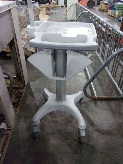 GE MEDICAL SYSTEMS, ROLLING CART, S/N: 22717 - Bentley & Associates, LLC