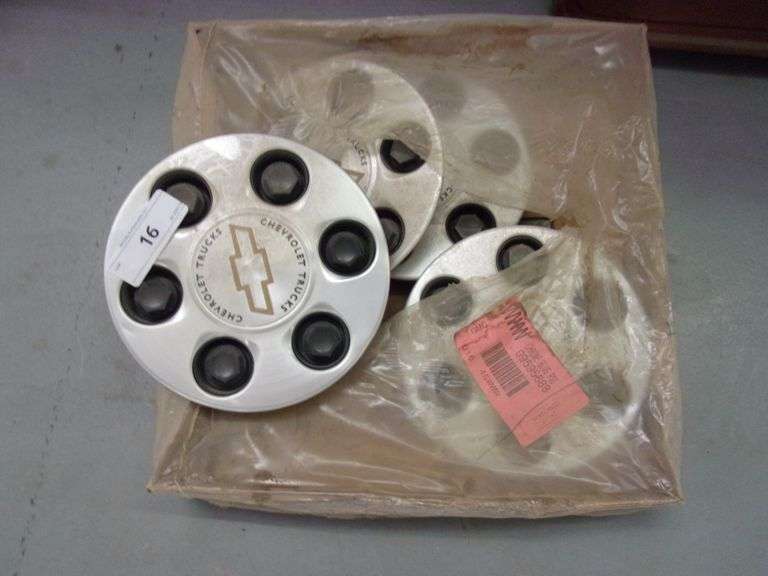 BOX: CHEVROLET TRUCK HUB CAPS - Bentley & Associates, LLC