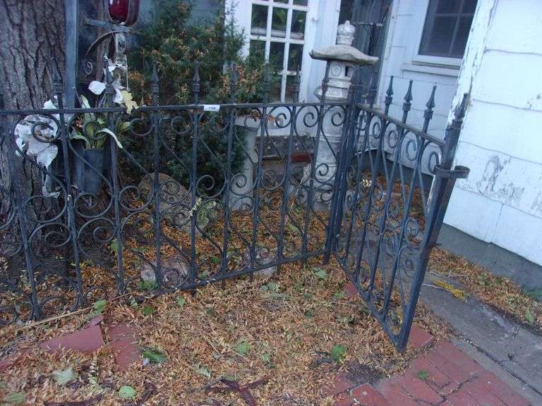 WROUGHT IRON FENCING - L-SHAPED W/ GATE, 17' LONG, 3.5' TALL - Bentley ...