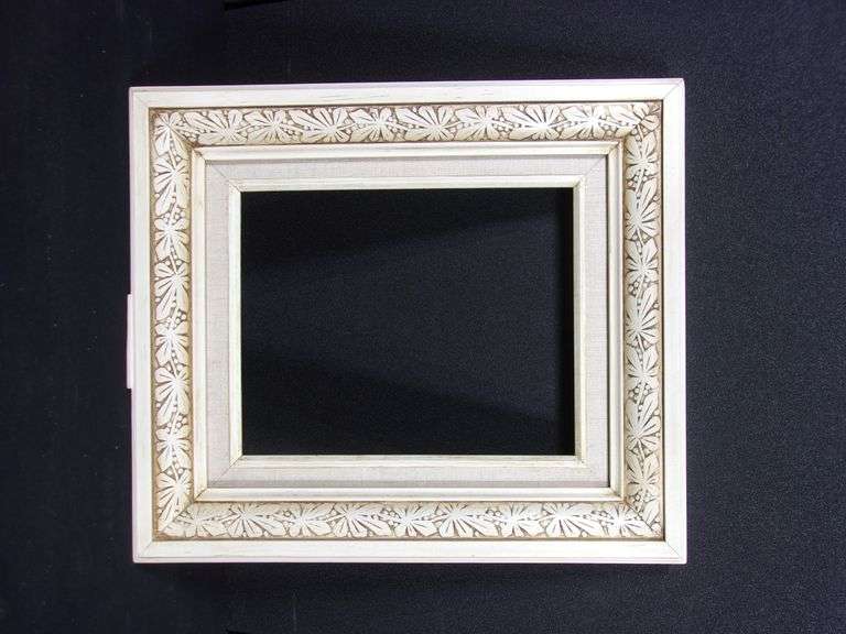 WHITE PAINTED WOOD FRAME W/ CARVED LEAF DESIGN & WHITE LINEN INLAY 13.5 ...