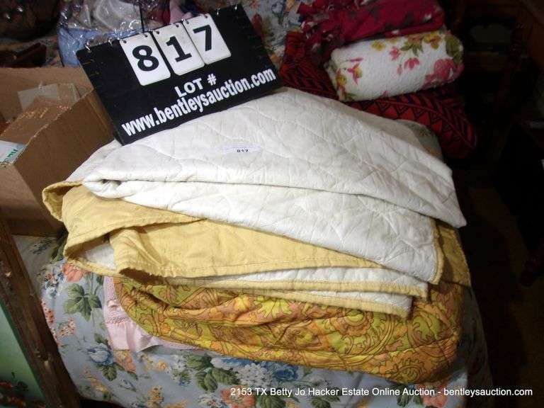 GOLD QUILTER THIN COMFORTER W/ PASTEL COLORED CRAZY PATTERNED QUILTED ...