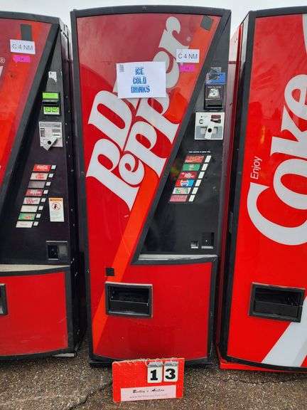 DR. PEPPER VENDING MACHINE MODEL: DNCB276D3/S11-6 - Bentley ...