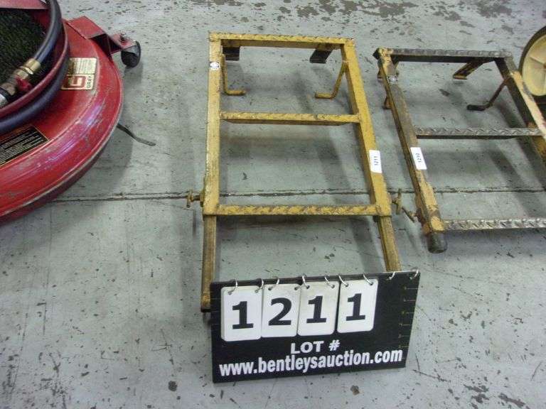 MATCO TOOLS YELLOW METAL WHEEL CLAMP, STEP LADDERS - Bentley ...