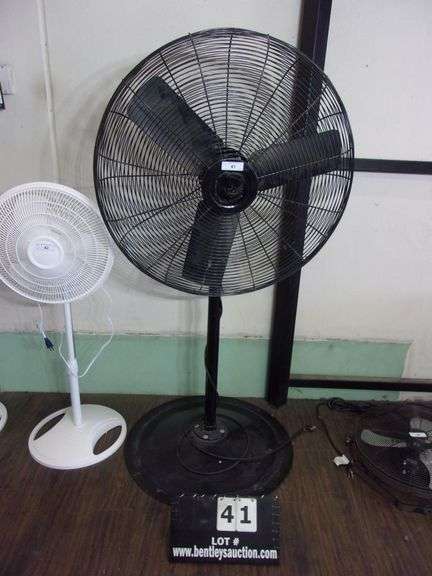 SHOP FAN ON STAND - BLACK - Bentley & Associates, LLC