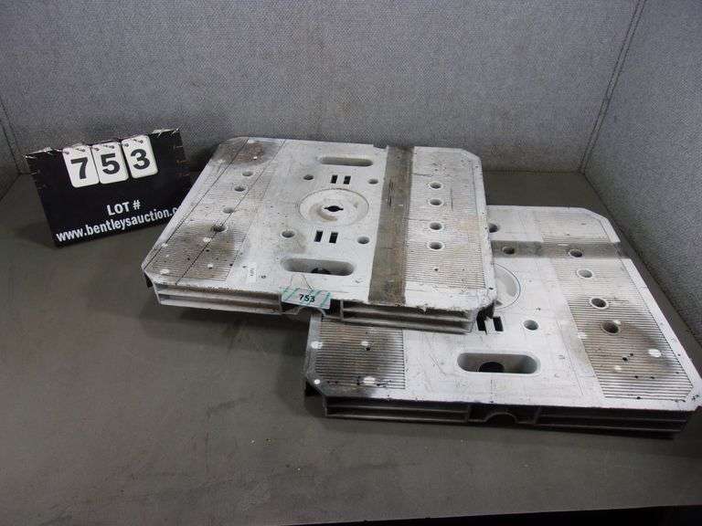 LOT: (2) SQUARE POLY ELECTRICAL BOX COVERS - Bentley & Associates, LLC