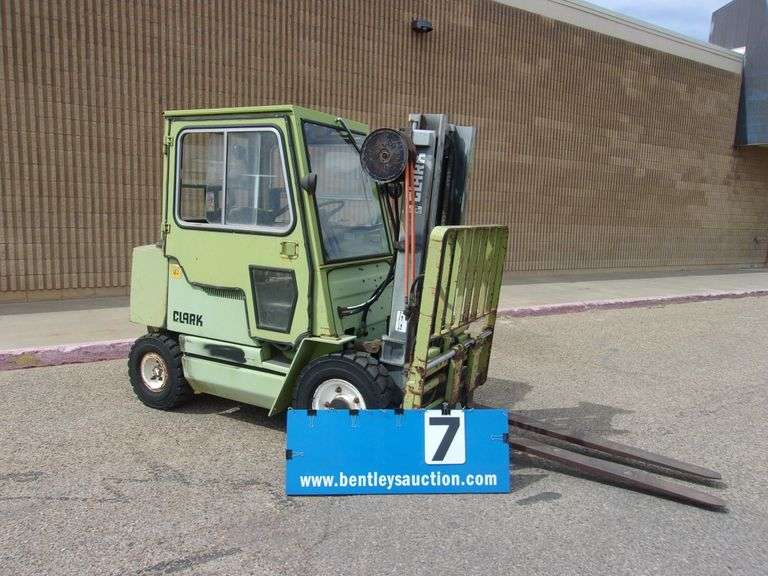 CLARK DPS25I DIESEL FORKLIFT - 5,000#, 1,526 HOURS - POWER STEERING ...