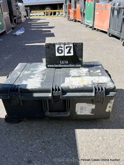 PELICAN CASE SHIPPING CONTAINER W/ WHEELS, 31" X 21" X 13" - AS IS ...